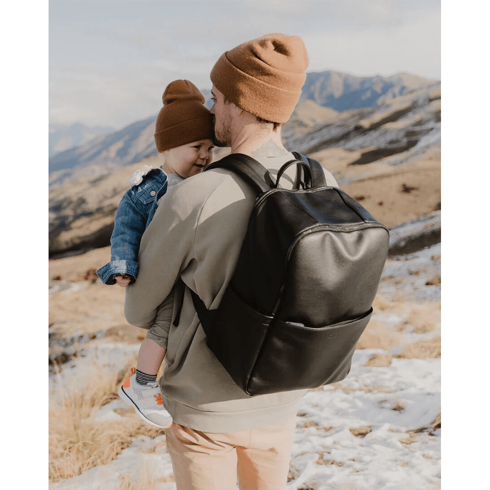 OiOi Multitasker Nappy Backpack Reviews | Tell Me Baby